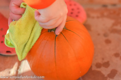Pumpkin Washing - Simple Fun for Kids